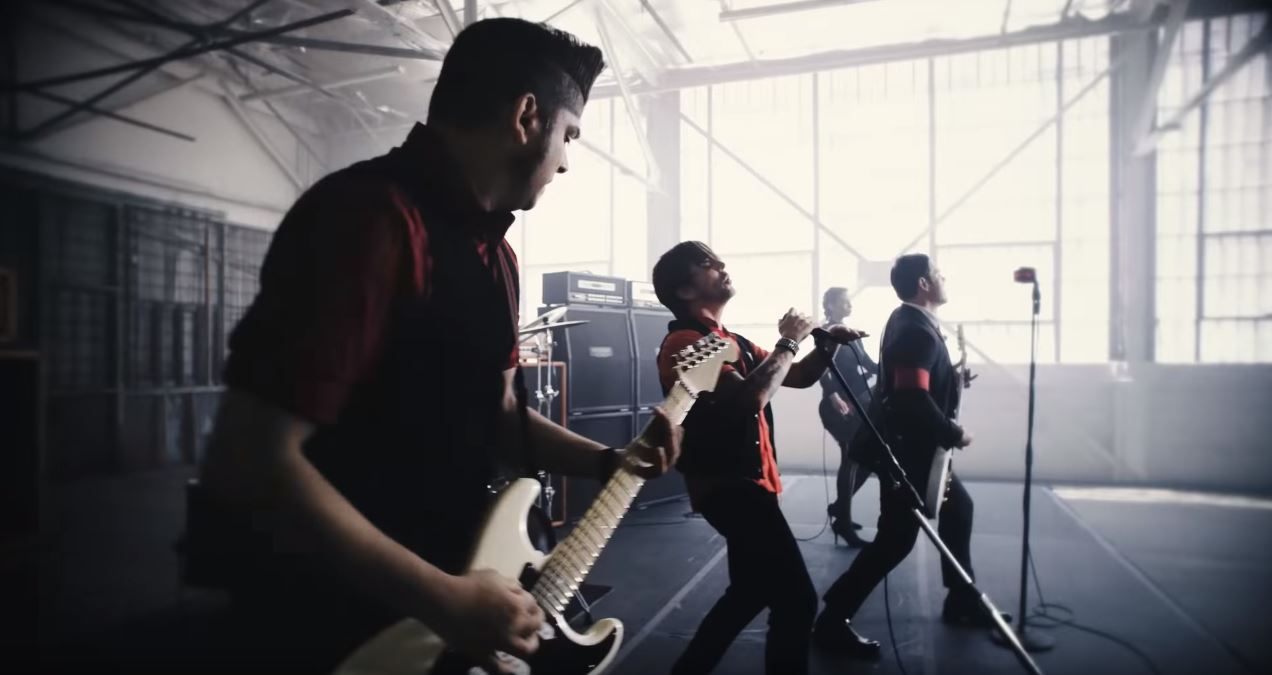 Emigrate : Richard Kruspe se paye des feats de Billy Talent, Ghost, et ...