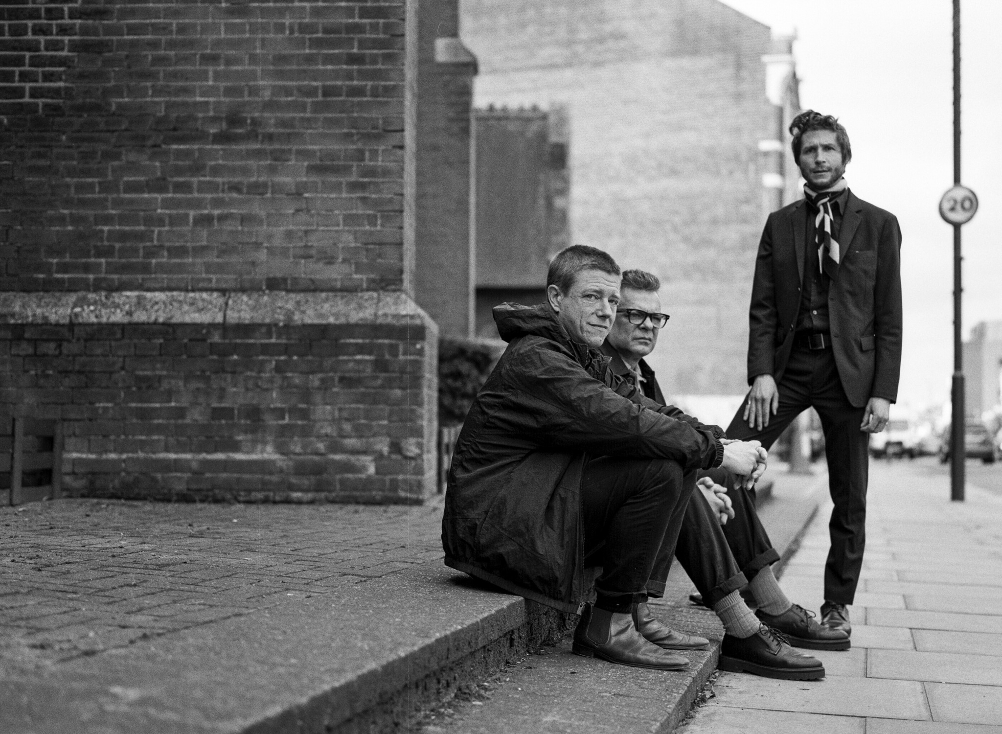 Interpol : Déjà un second single ! PAS LE TEMPS DE NIAISER ! - VisualMusic