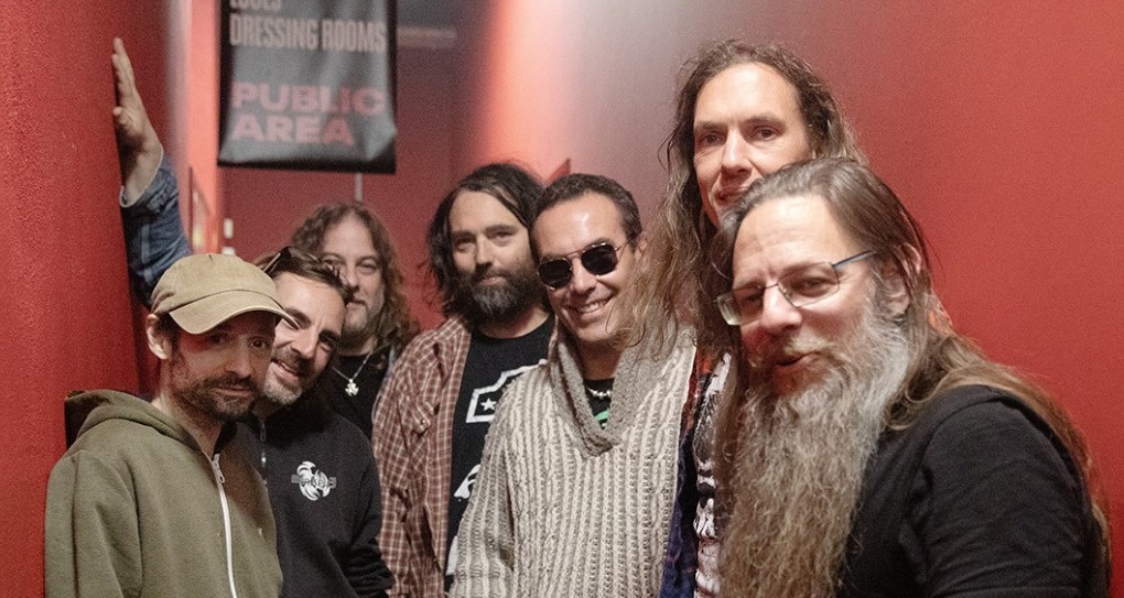 Monkeys On Mars : Mars Red Sky fusionne avec Monkey3 pour une tournée et un EP - VisualMusic